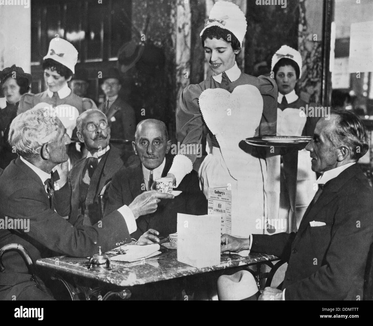 Lyons tea shop hi-res stock photography and images - Alamy