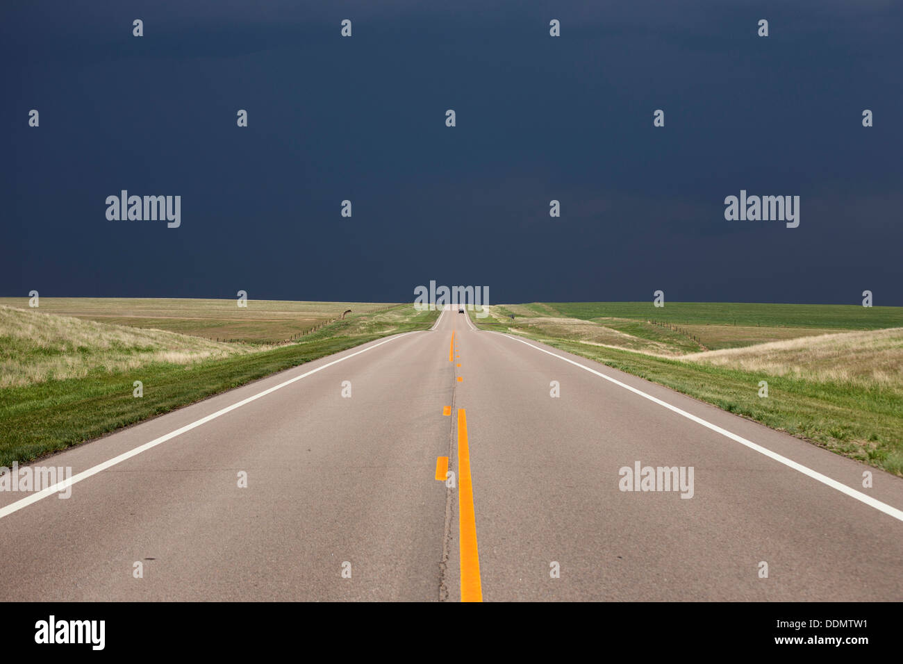 Storm chasing hi-res stock photography and images - Alamy