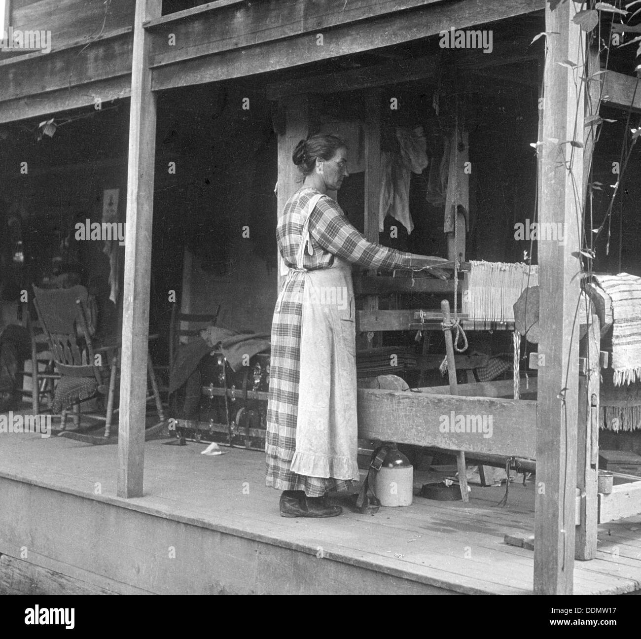 Weaving, Appalachia, USA, c1917. Artist: Cecil Sharp Stock Photo - Alamy
