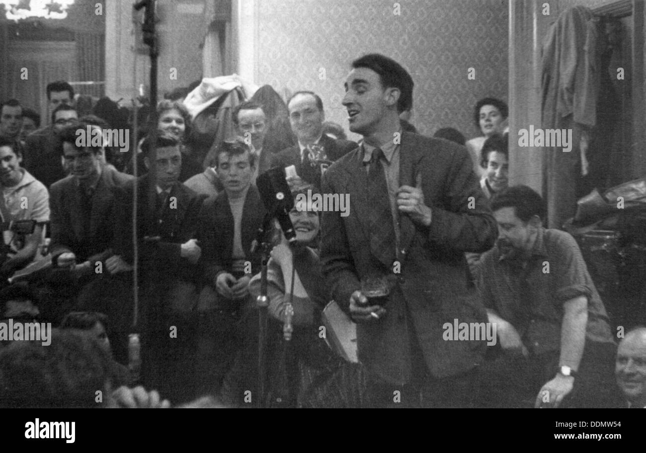 Dominic Behan singing at a folk session, Enterprise Public House, Long ...
