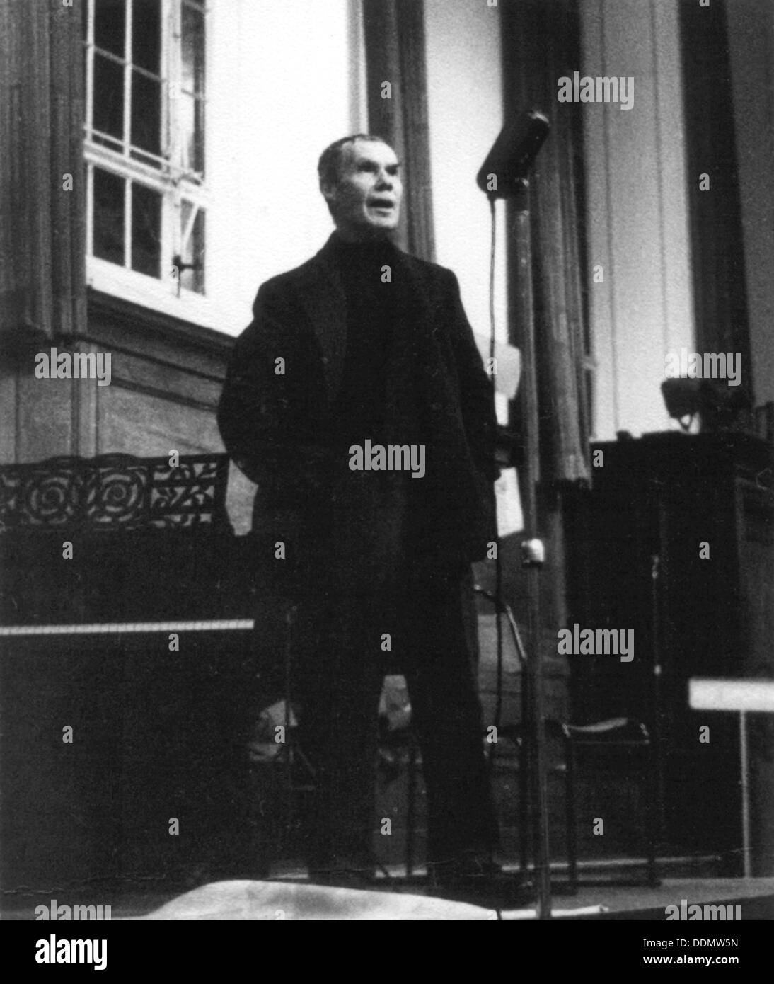 Harry Cox performing at the English Folk Music Festival, Cecil Sharp ...