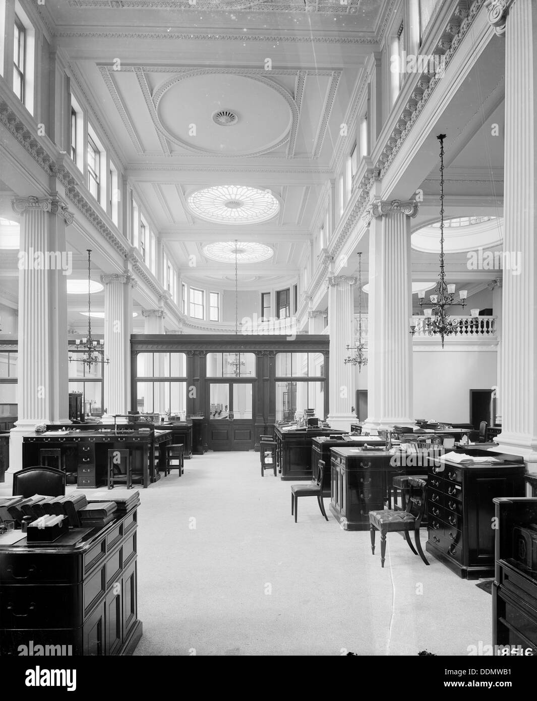 Coutts and co strand Black and White Stock Photos & Images - Alamy