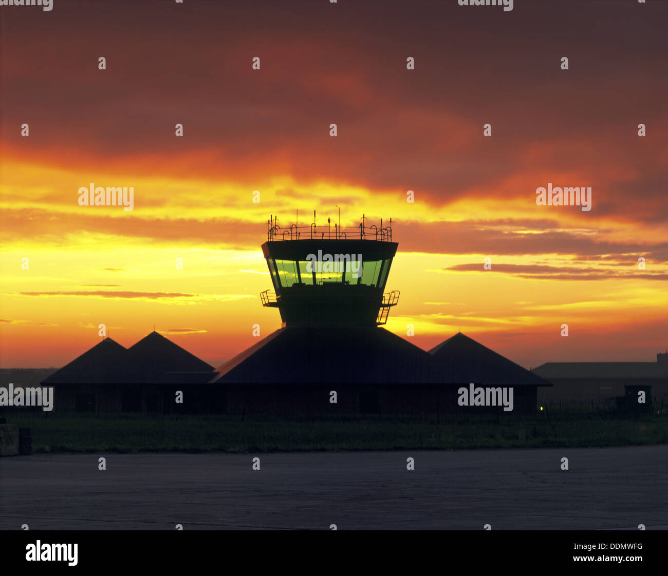 Control tower raf hi-res stock photography and images - Alamy