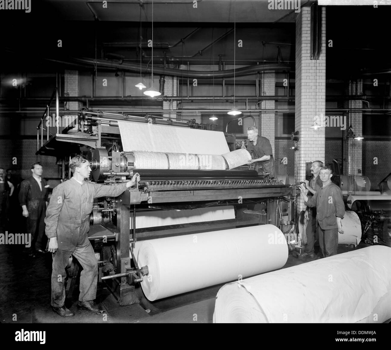 Newspaper printing press 1920 hi-res stock photography and images - Alamy