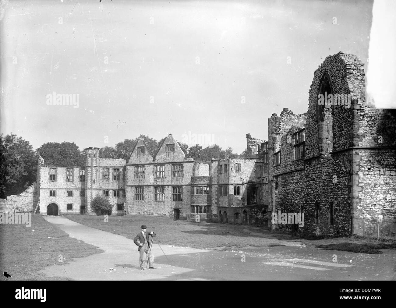 Photographer in front of the ruins of Dudley Castle, Dudley, West ...