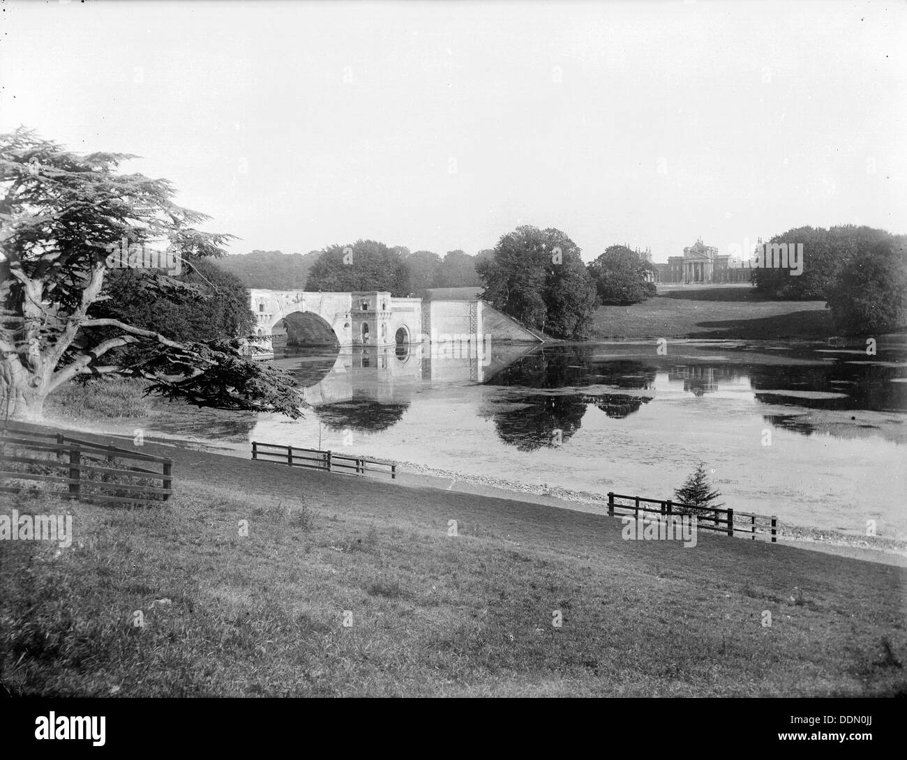 Vanbrugh bridge hi-res stock photography and images - Alamy