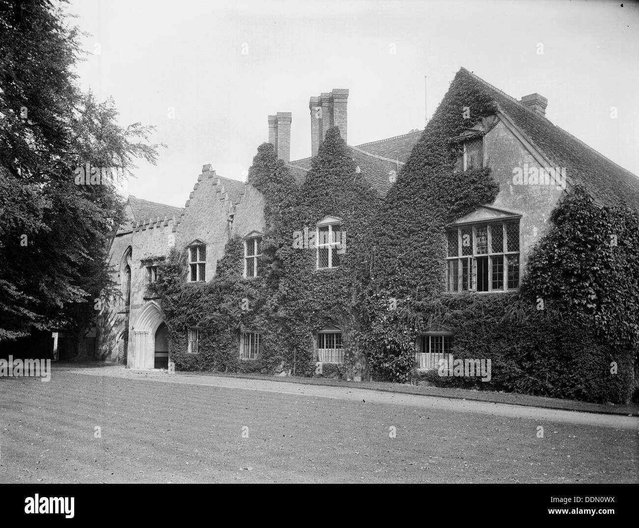 Bisham hi-res stock photography and images - Alamy