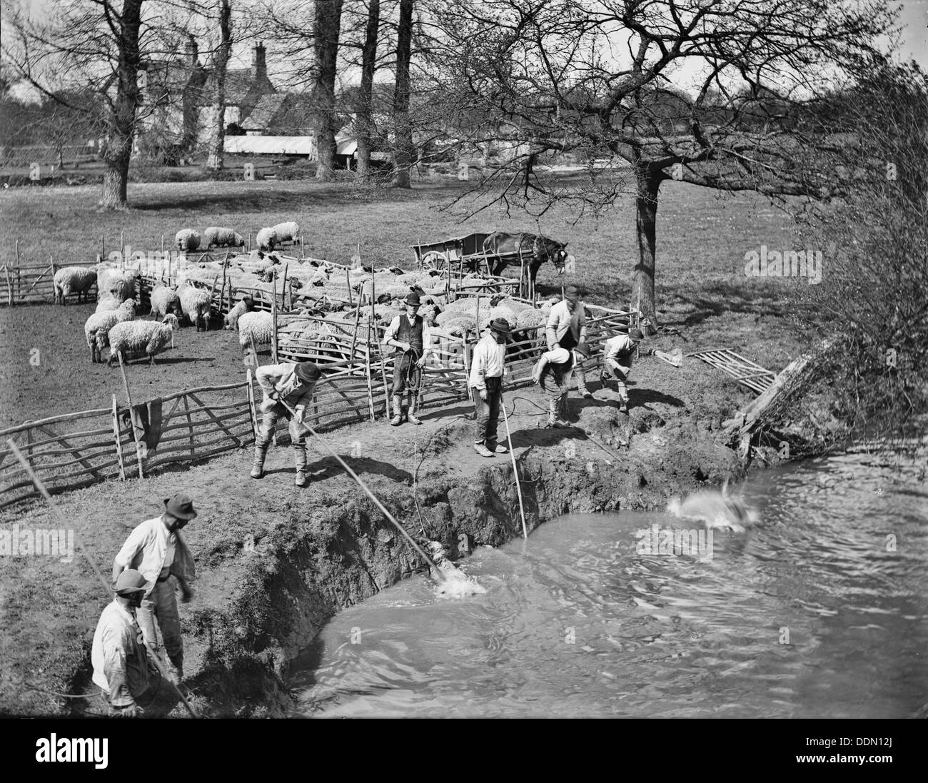 Radcot bridge hi-res stock photography and images - Alamy