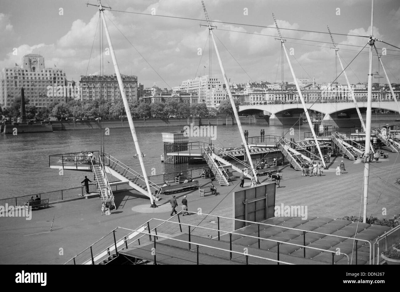 South london street 1950s hi-res stock photography and images - Alamy