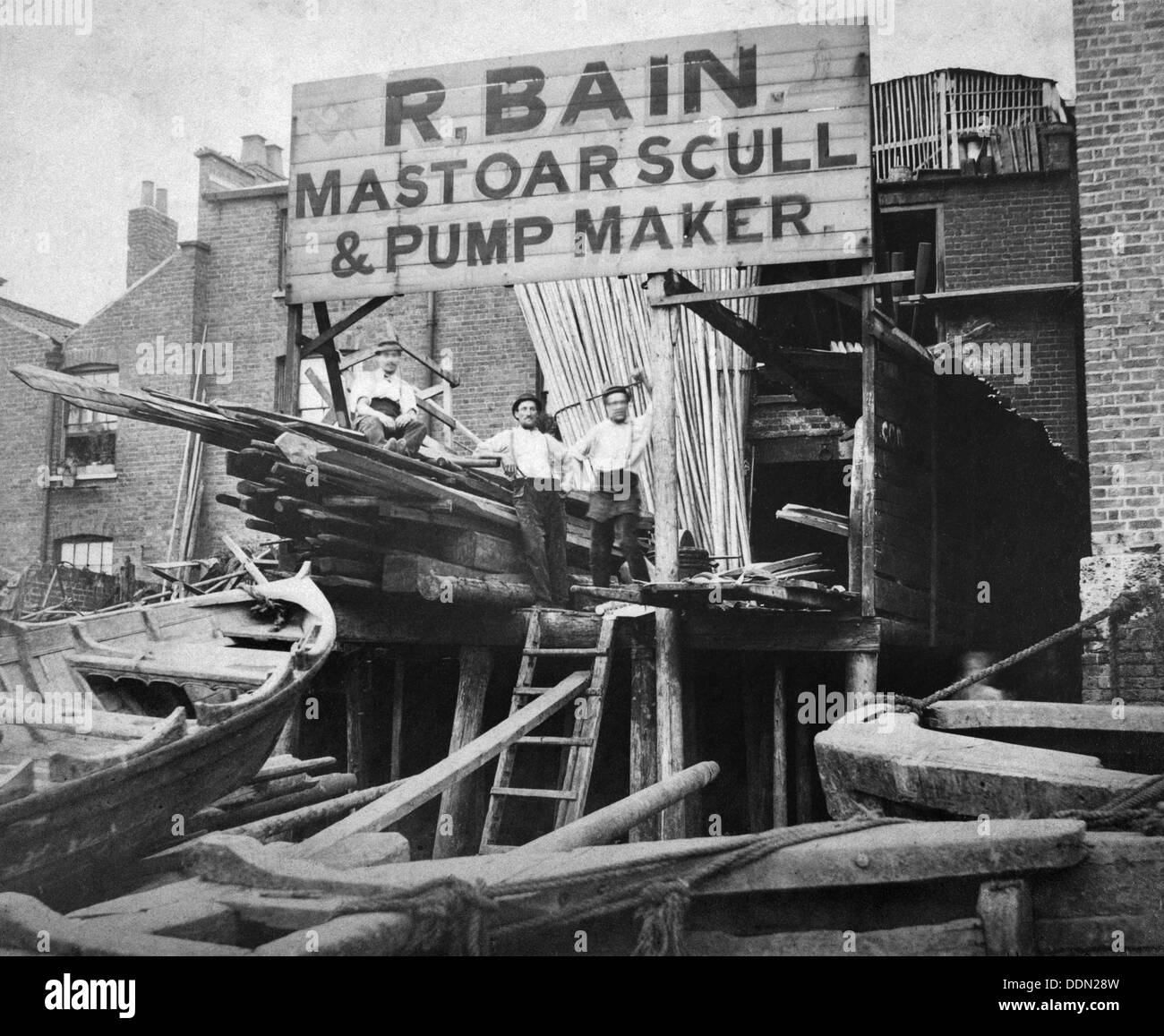 London docks victorian hi-res stock photography and images - Alamy