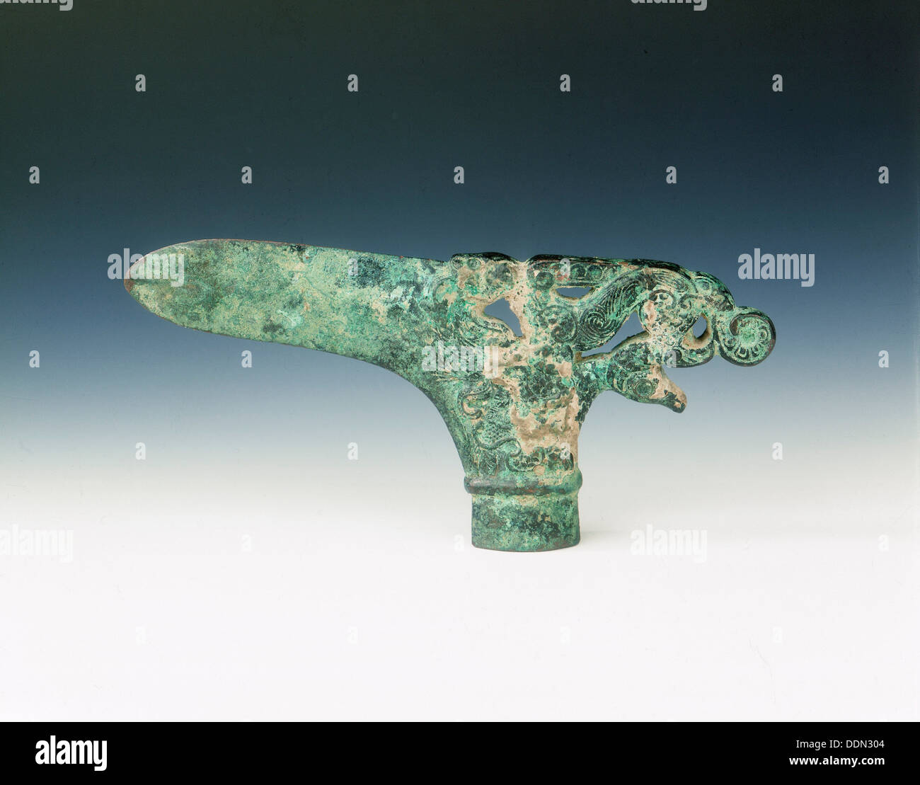 Bronze dagger axe, Eastern Zhou dynasty, China, 6th-early 5th century ...