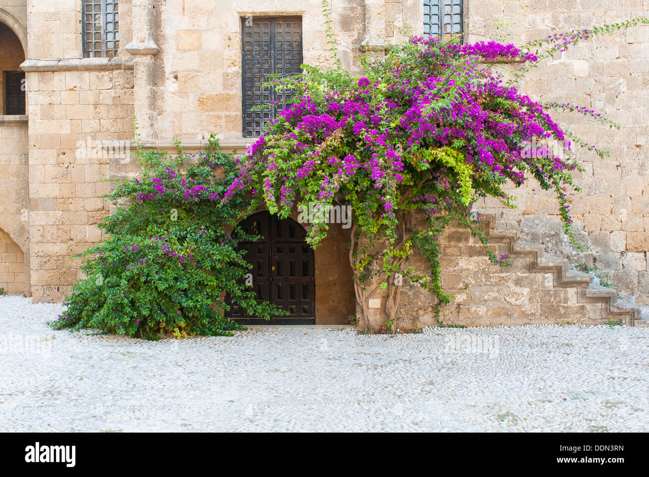 Old building in medieval hi-res stock photography and images - Alamy