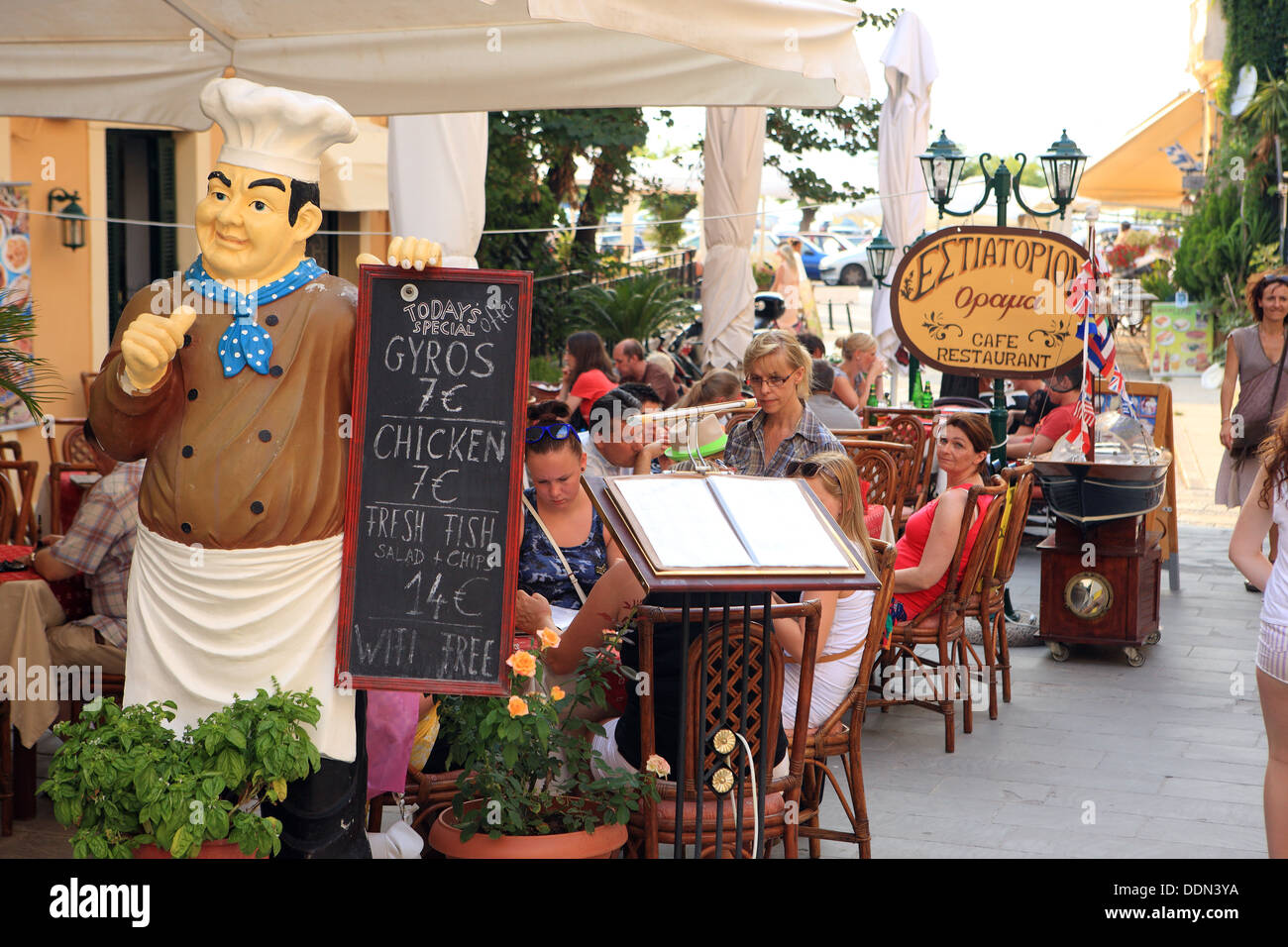Greek restaurant menu exterior hi-res stock photography and images - Alamy