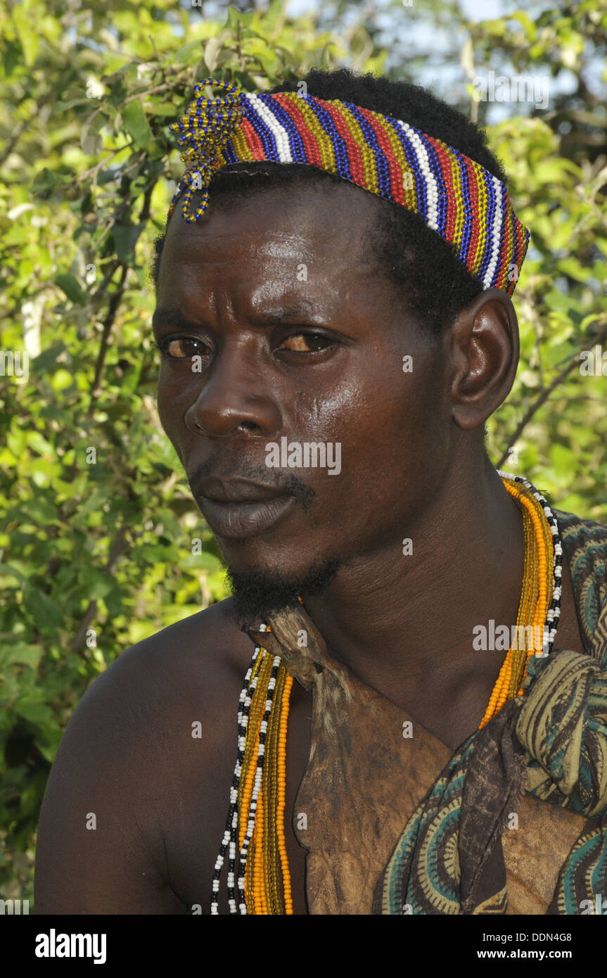 Traditional tribesmen africa hi-res stock photography and images - Alamy