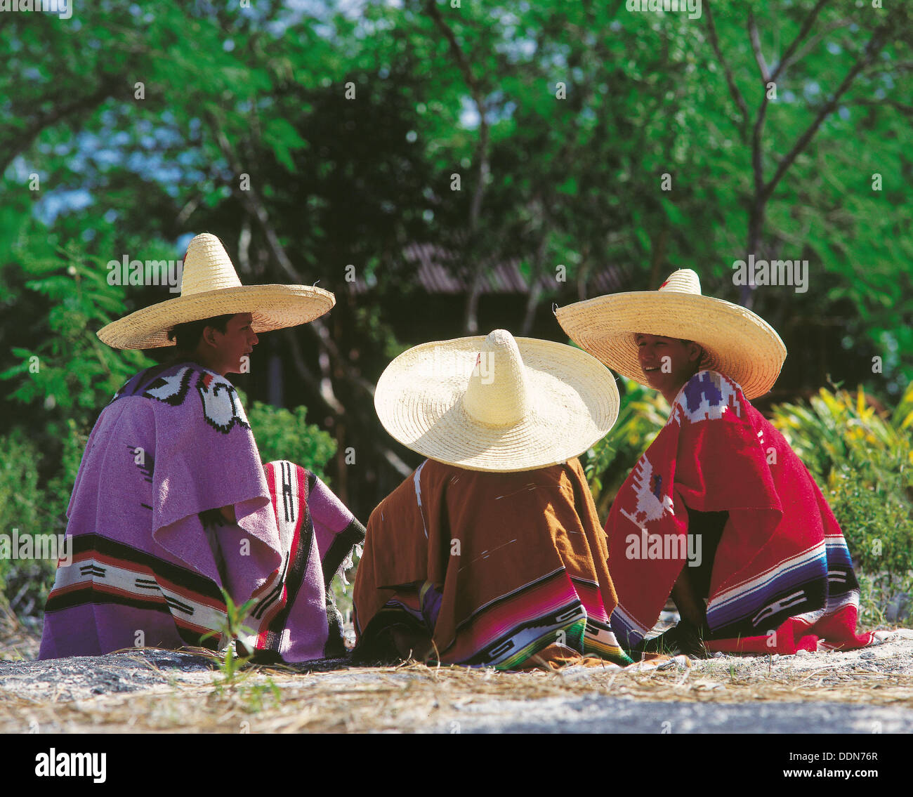 Three mexicans hi-res stock photography and images - Alamy