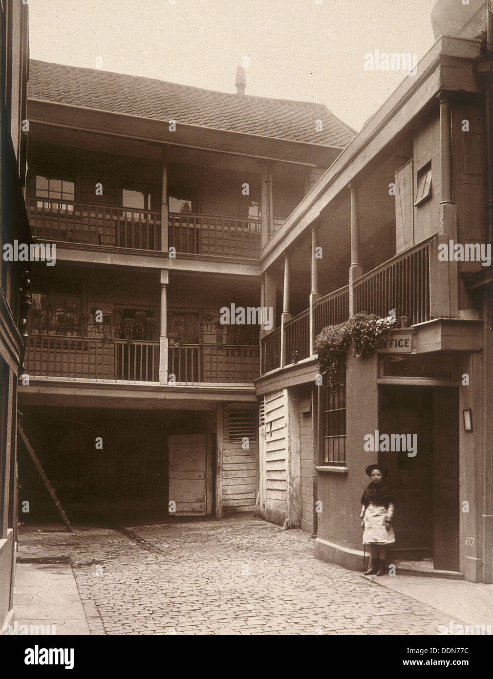 Old bell tavern london hi-res stock photography and images - Alamy