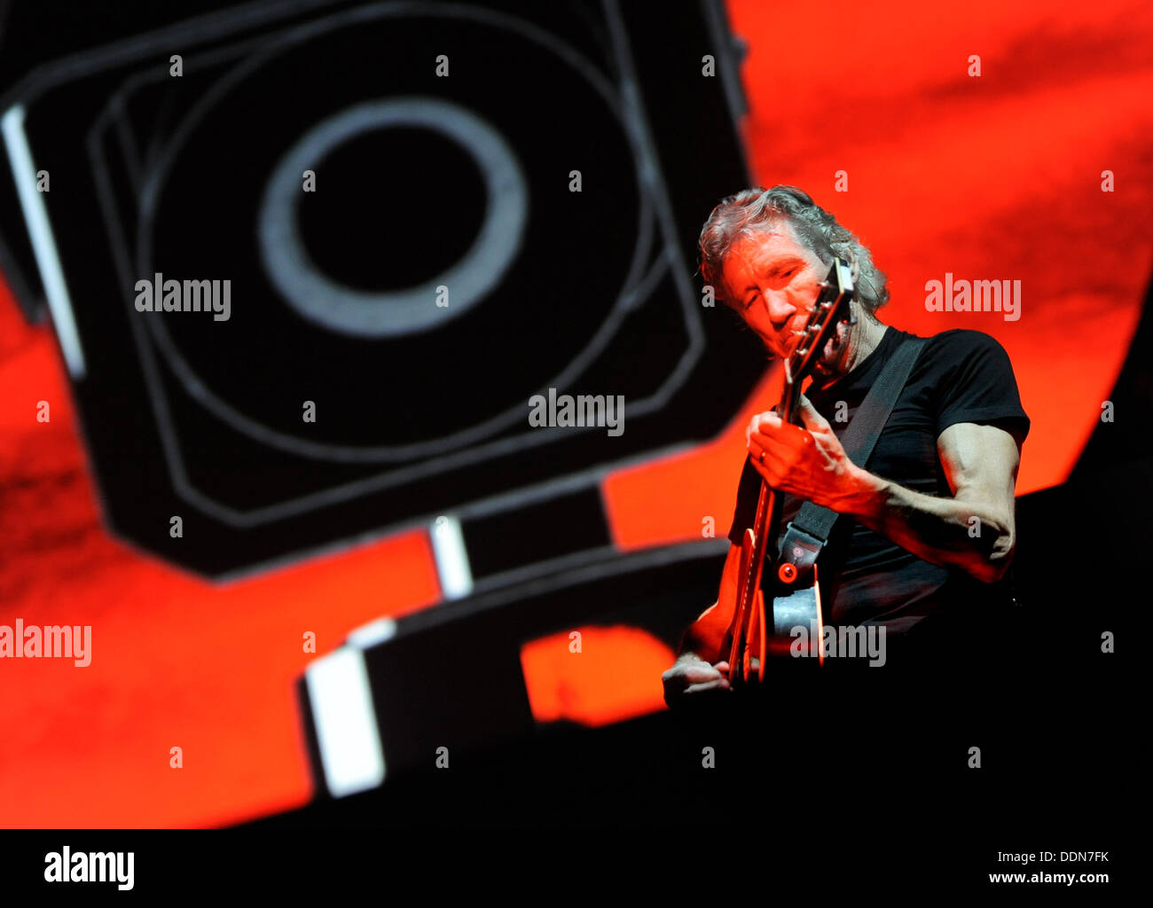 British musician roger waters hi-res stock photography and images - Alamy