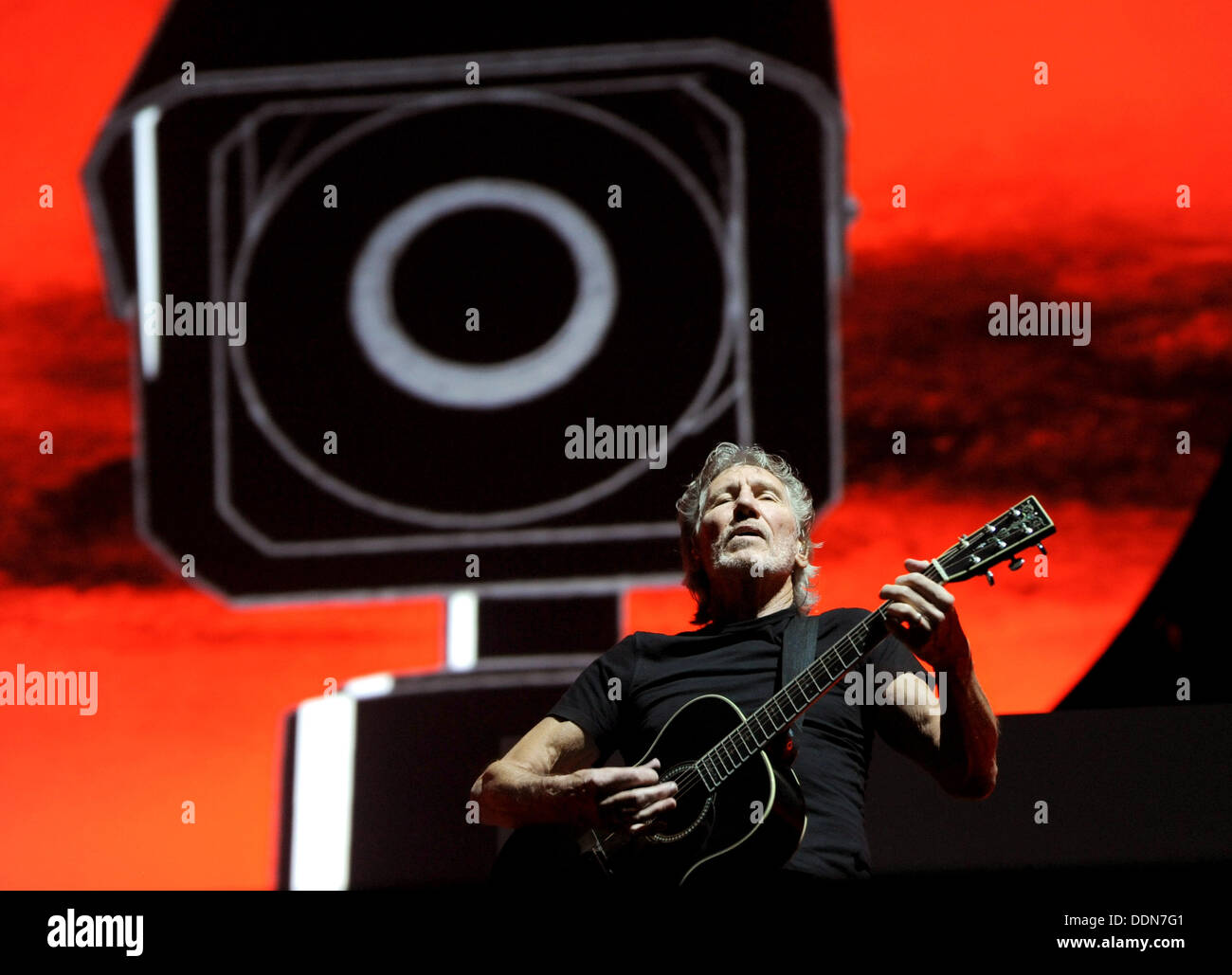 British musician roger waters hi-res stock photography and images - Alamy