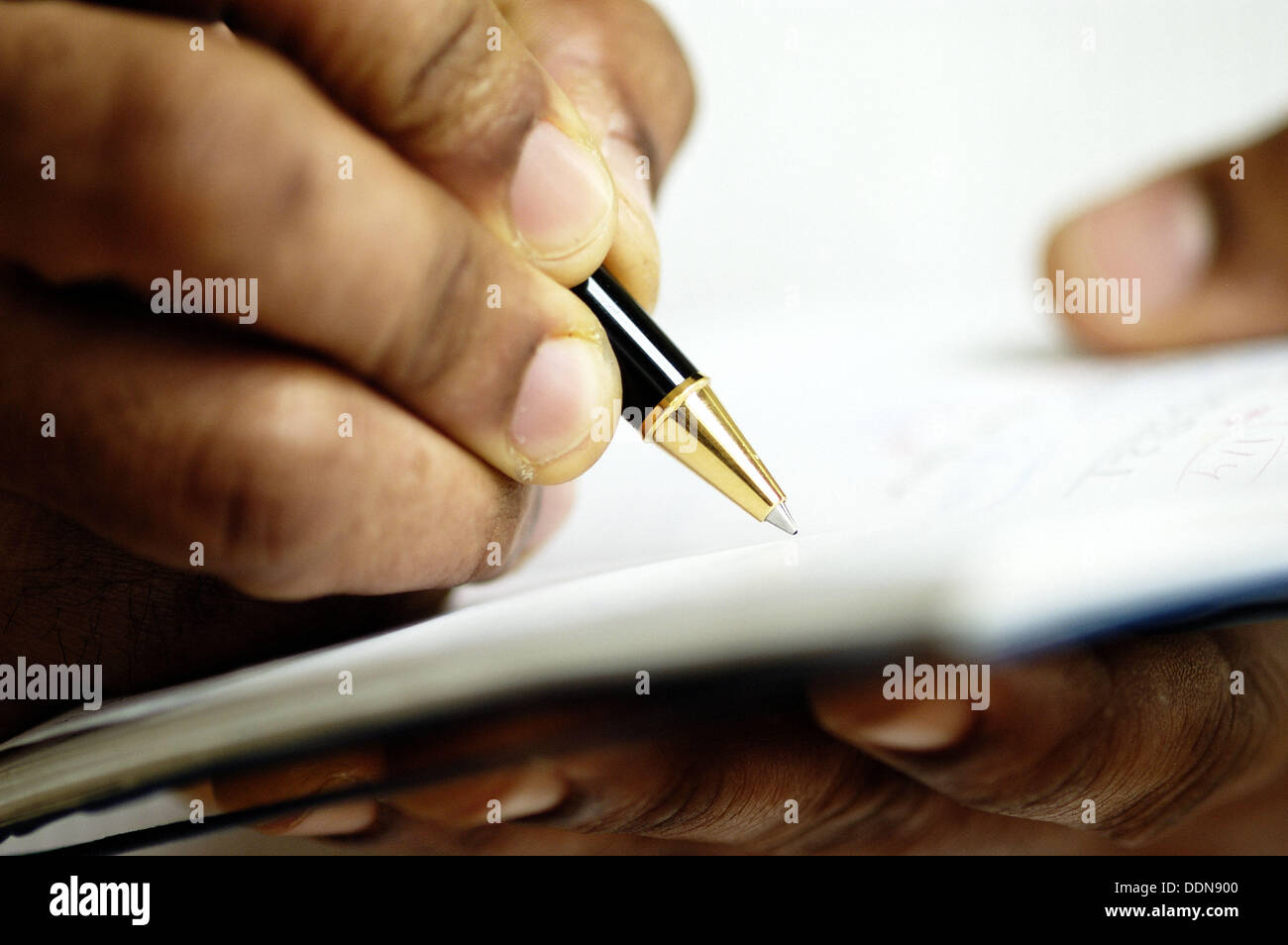 Man writing with quill pen hi-res stock photography and images - Alamy