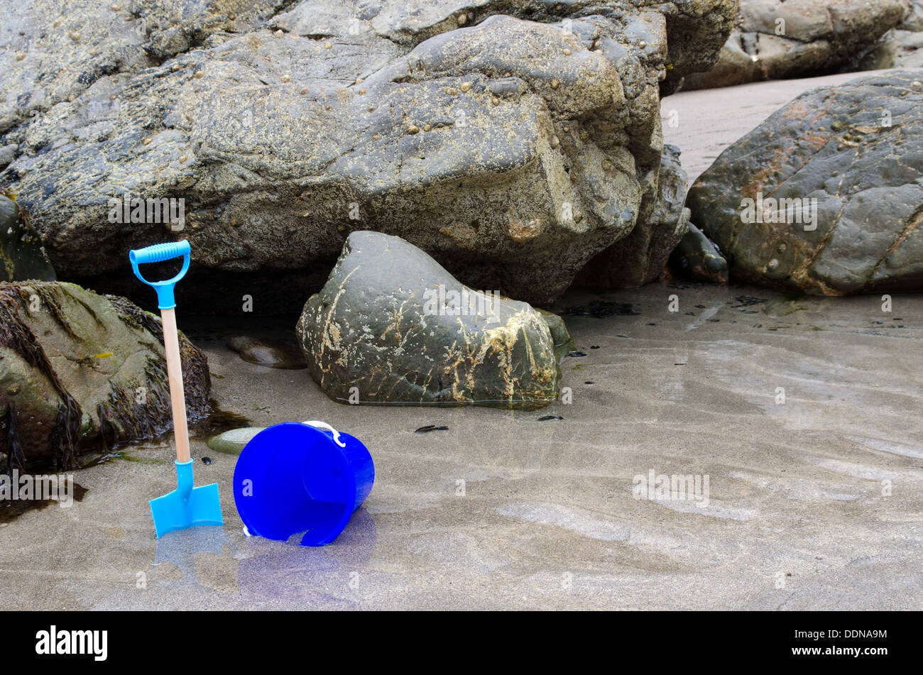 Summer beach sand castle bucket spade hi-res stock photography and ...