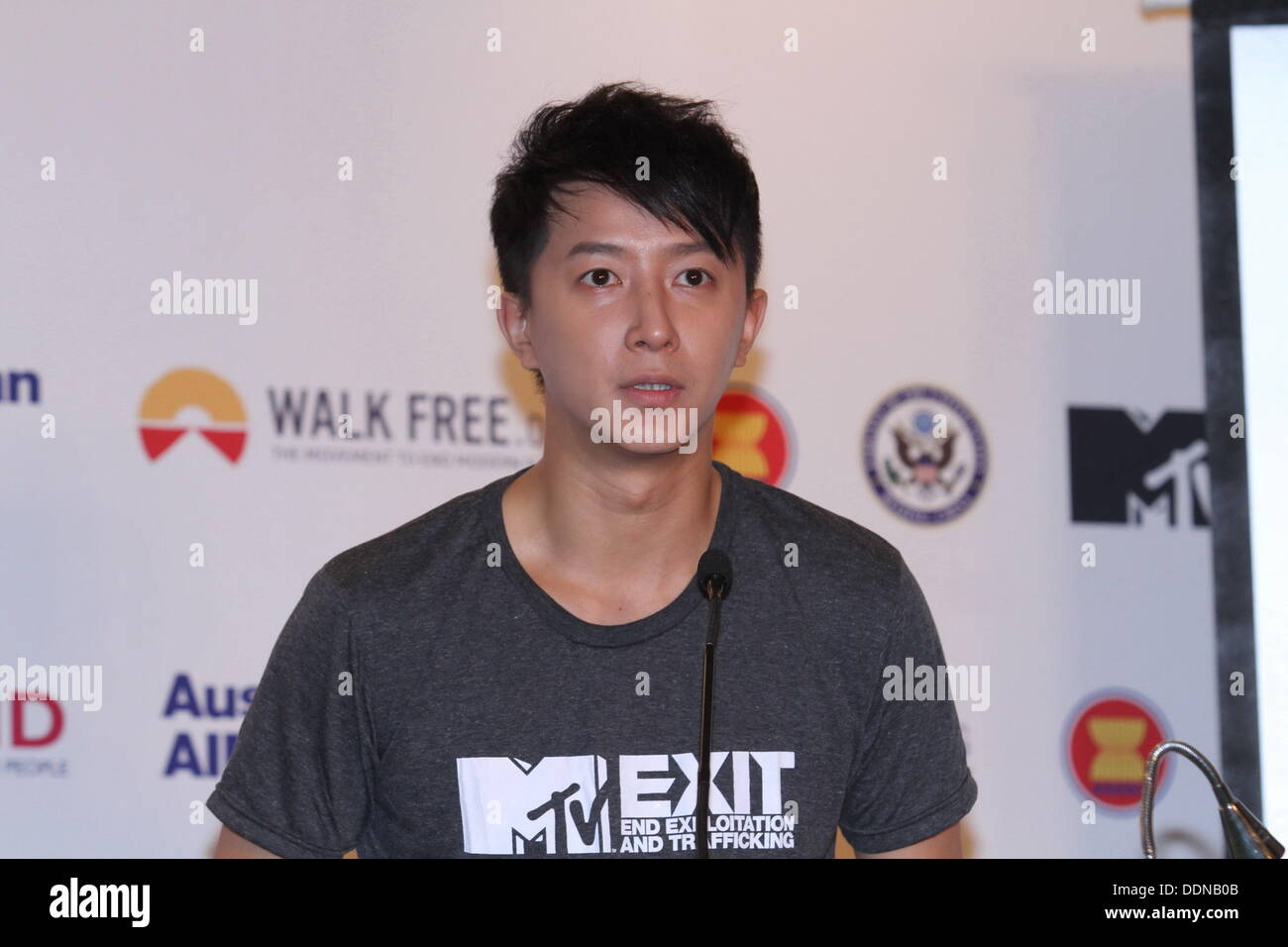 Singer Han Geng attends public activity aim at against human ...
