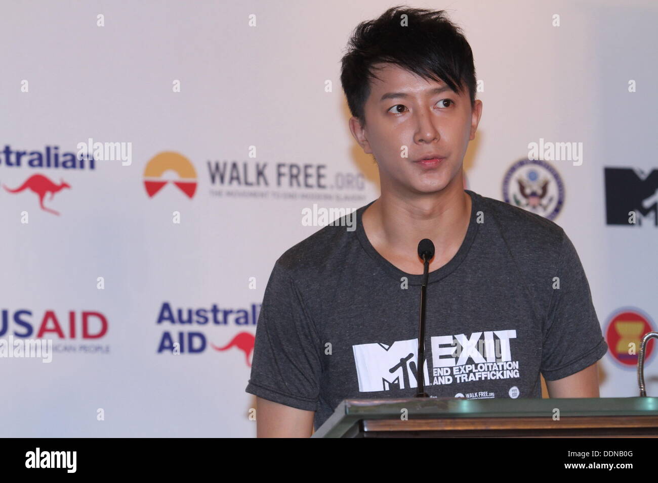 Singer Han Geng attends public activity aim at against human ...