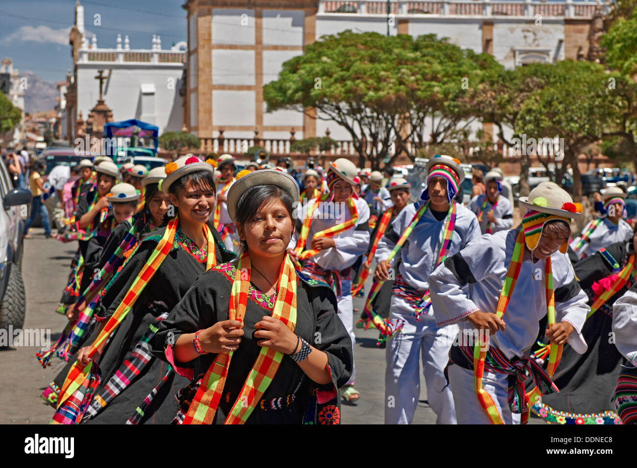 Traditional clothing in bolivia hi-res stock photography and images - Alamy