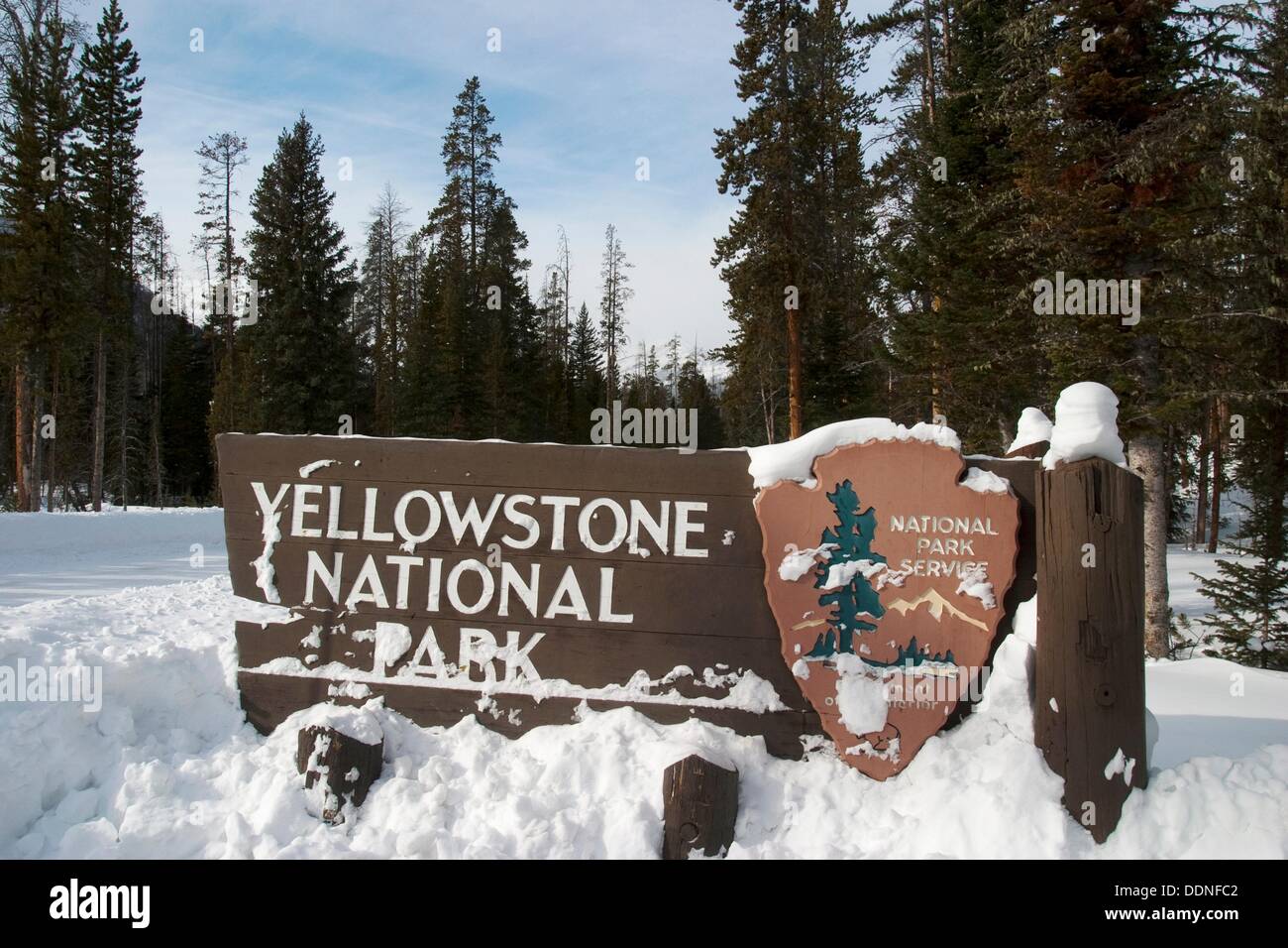 Northeast entrance yellowstone national park hi-res stock photography ...