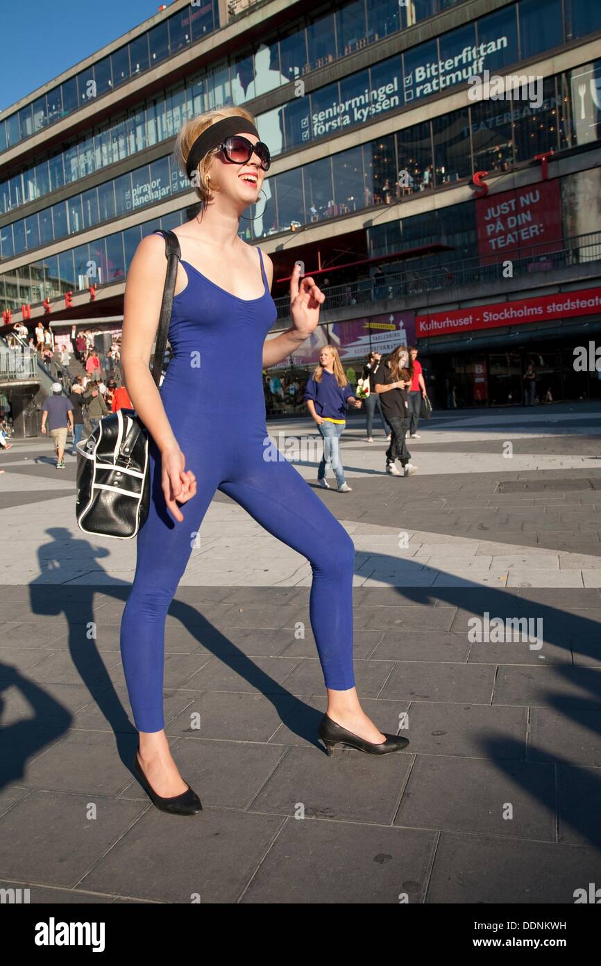 18 people hi-res stock photography and images - Alamy
