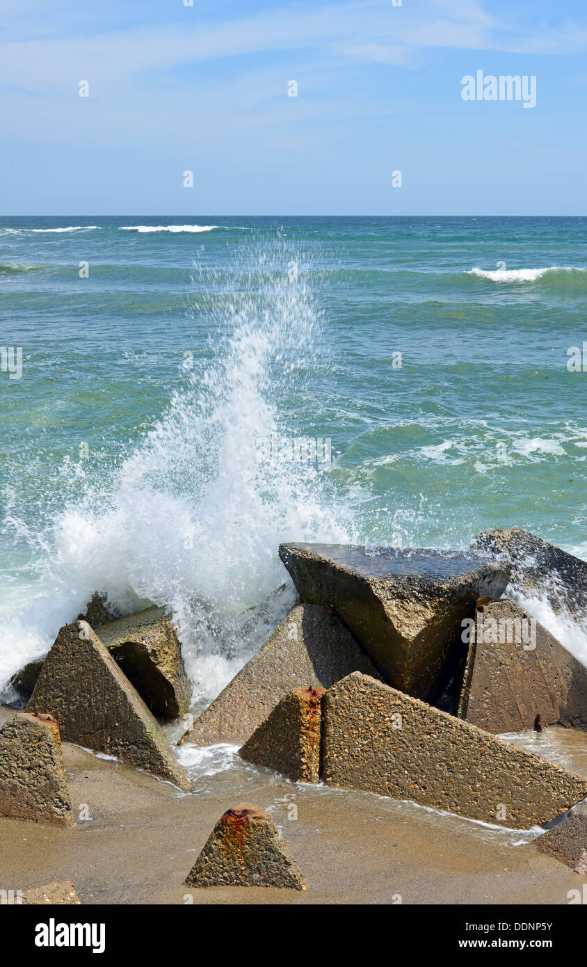 Breakwaters on the sea coast Stock Photo - Alamy