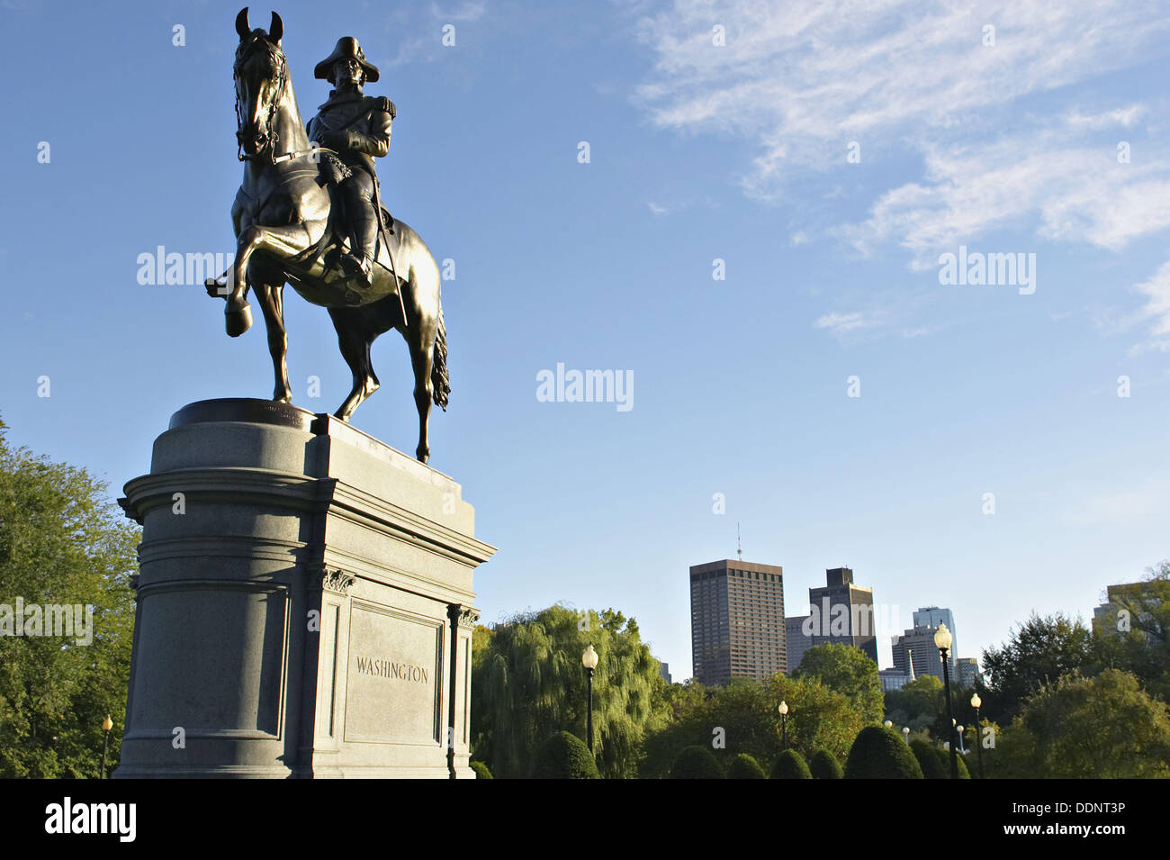 George washington equestrian statue hi-res stock photography and images ...