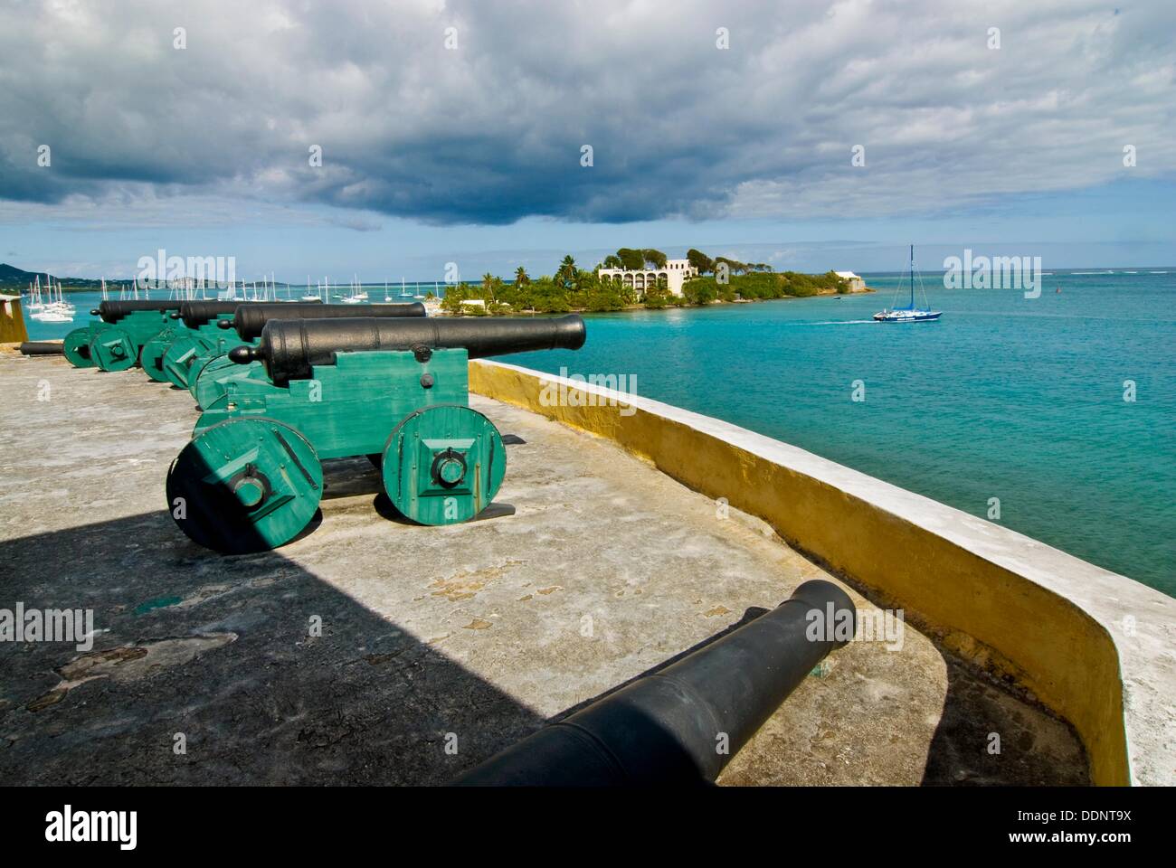Row Cannons Artillery High Resolution Stock Photography and Images - Alamy