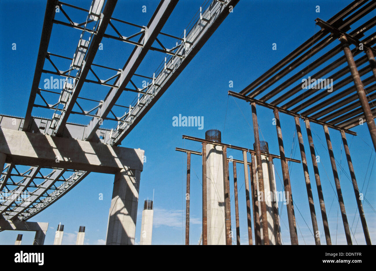 Falsework construction hi-res stock photography and images - Alamy
