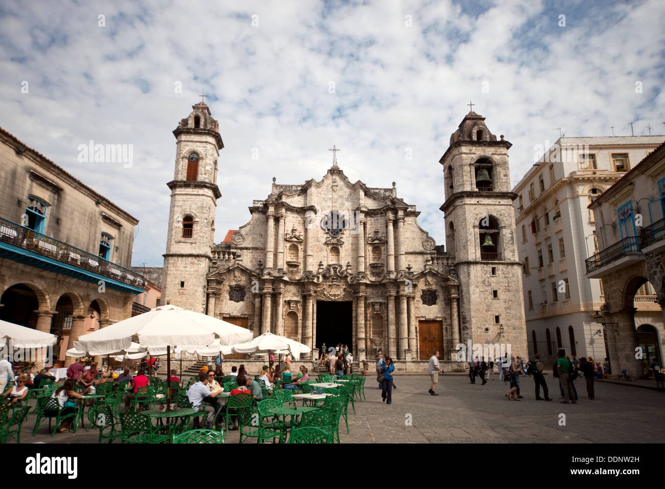 he cathedral Catedral de San Cristobal on the square Plaza de la ...