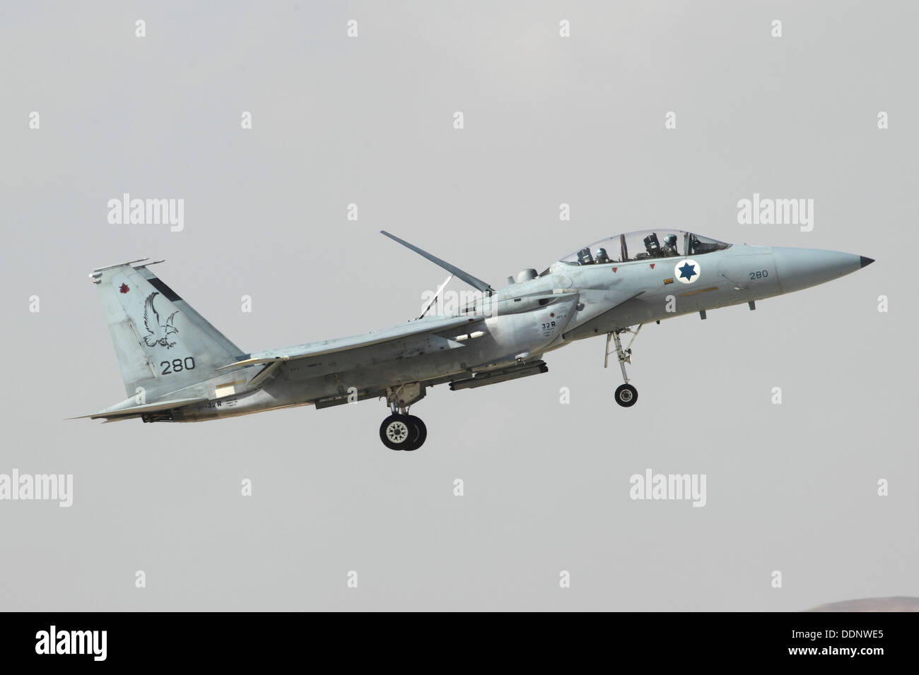 Israeli Air force (IAF) Fighter jet F-15 (BAZ) landing Stock Photo - Alamy