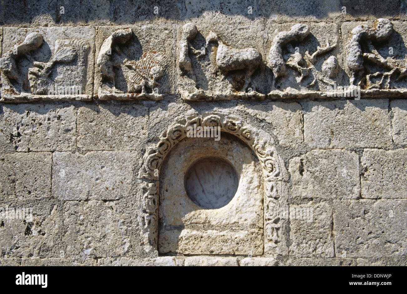 Romanesque frieze hi-res stock photography and images - Alamy