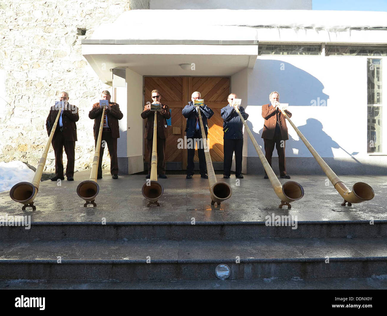 Alphorn instrument hi-res stock photography and images - Alamy