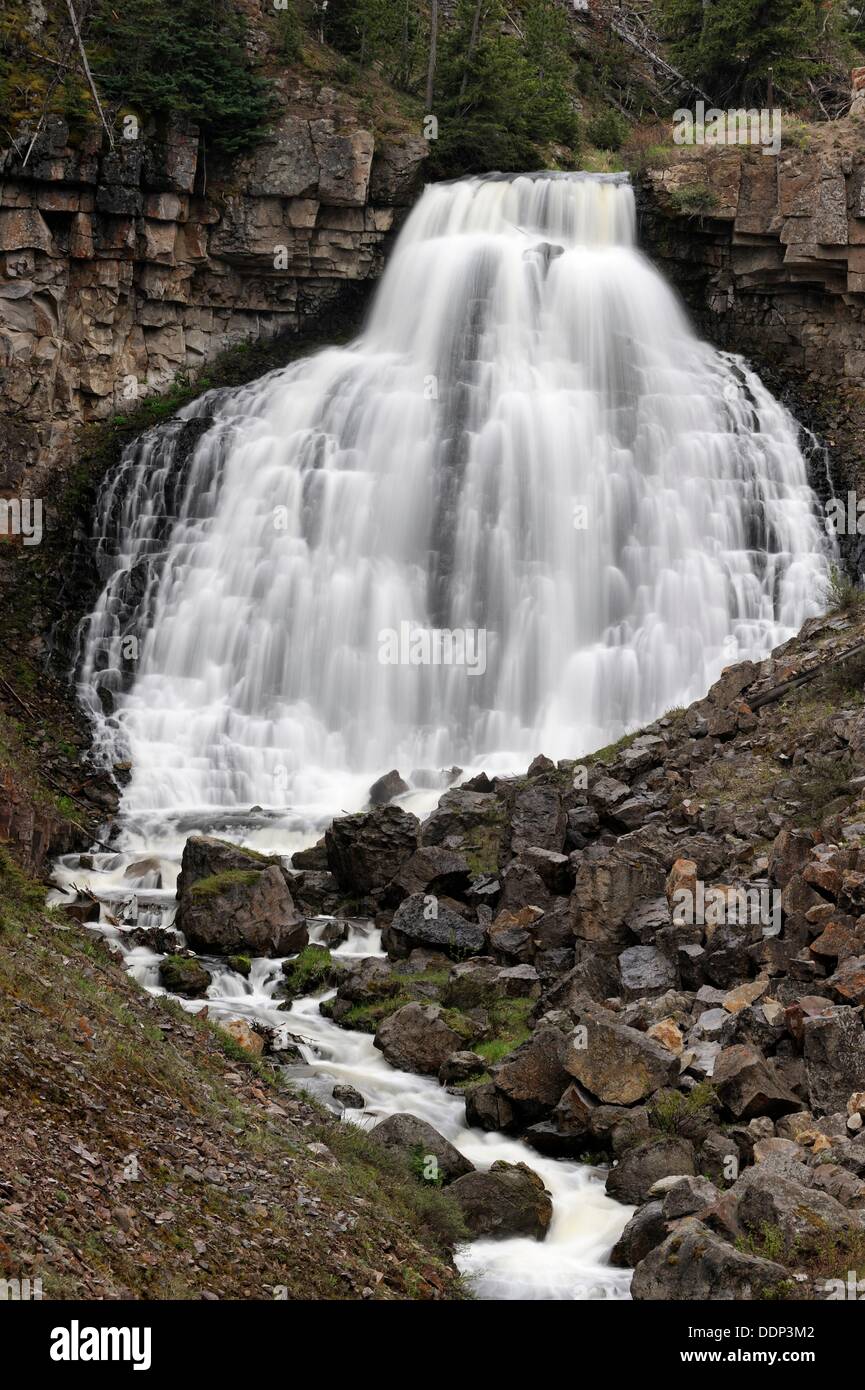 Rustic waterfall hi-res stock photography and images - Alamy