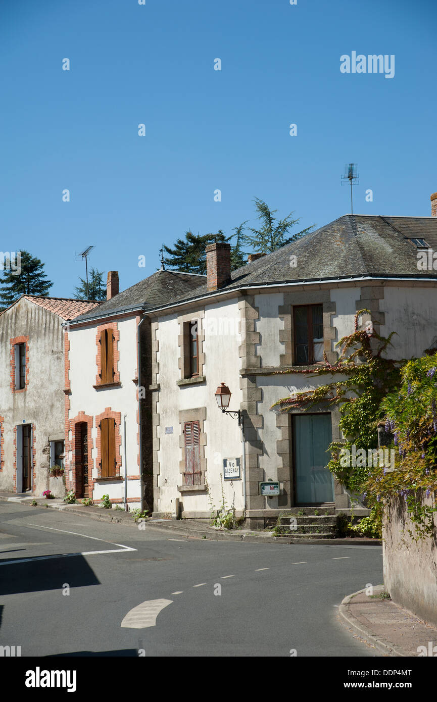 Old french houses hi-res stock photography and images - Alamy