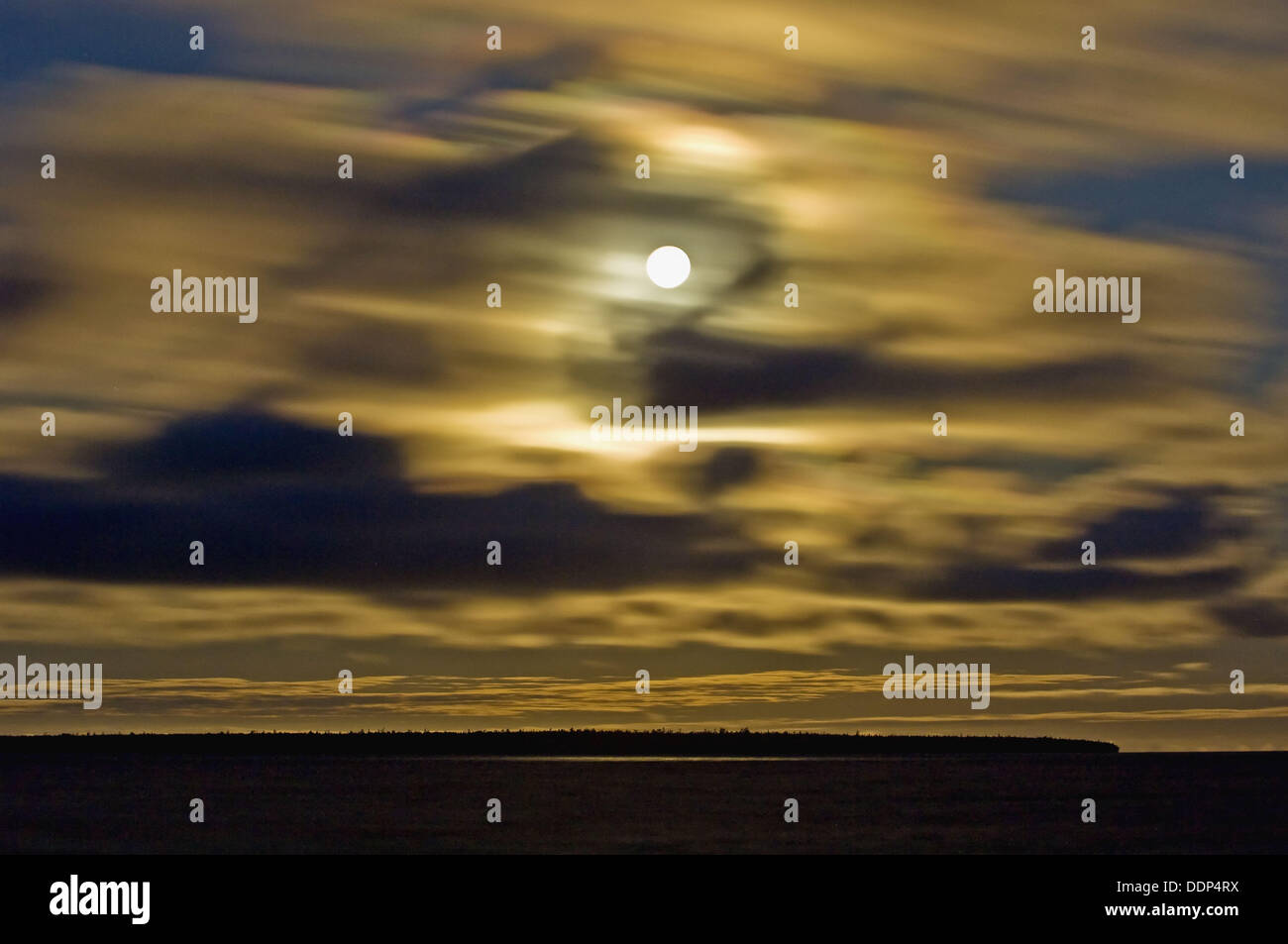 Cloud before moon hi-res stock photography and images - Alamy