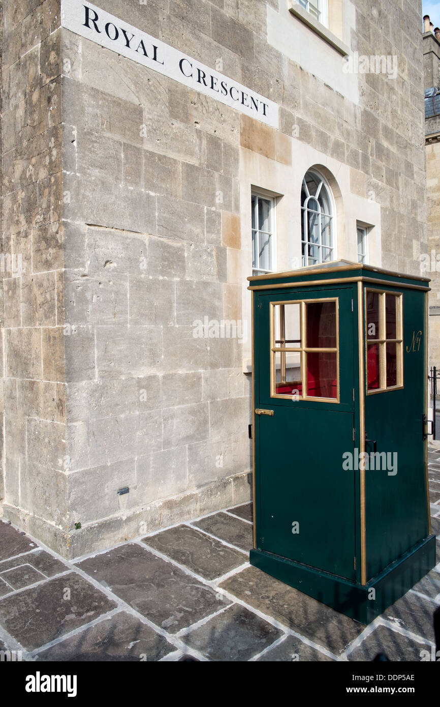 The doorman's box & street sign outside No1 royal crescent museum in ...