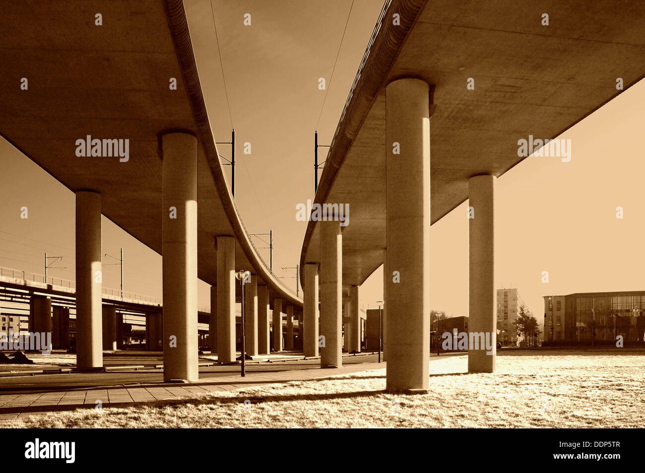 Train pillar pillars hi-res stock photography and images - Alamy