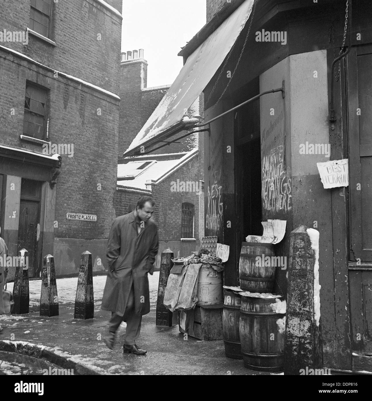 Stepney 1950s hi-res stock photography and images - Alamy