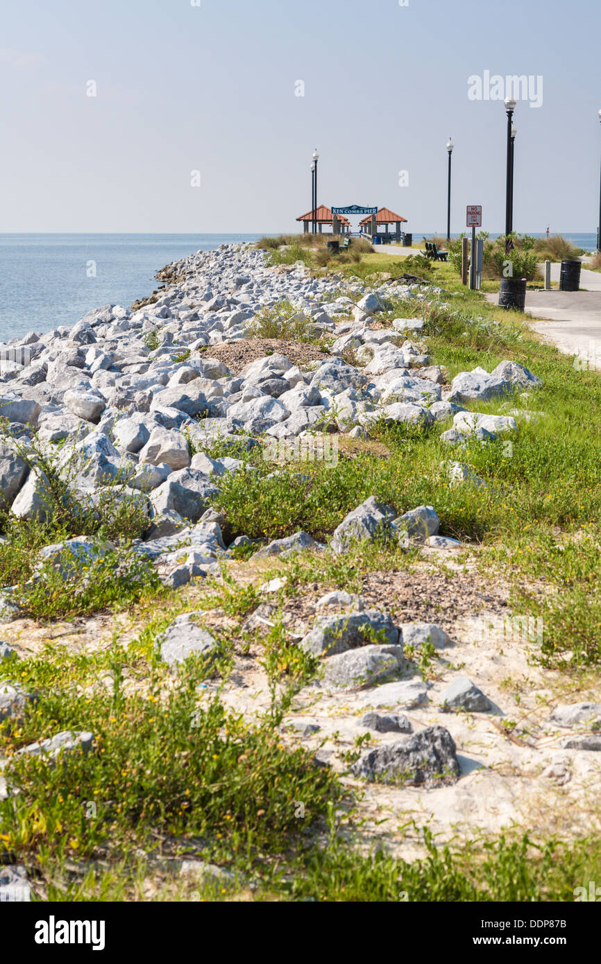 Ken Combs Fishing pier in Gulf of Mexico at Courthouse Road in Gulfport ...