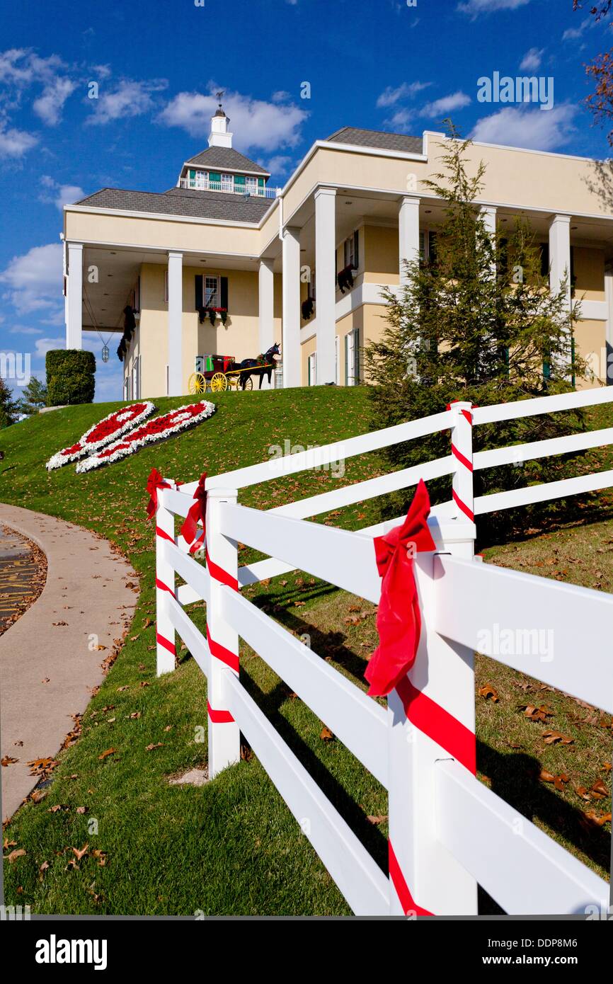 Dolly parton dixie stampede hi-res stock photography and images - Alamy