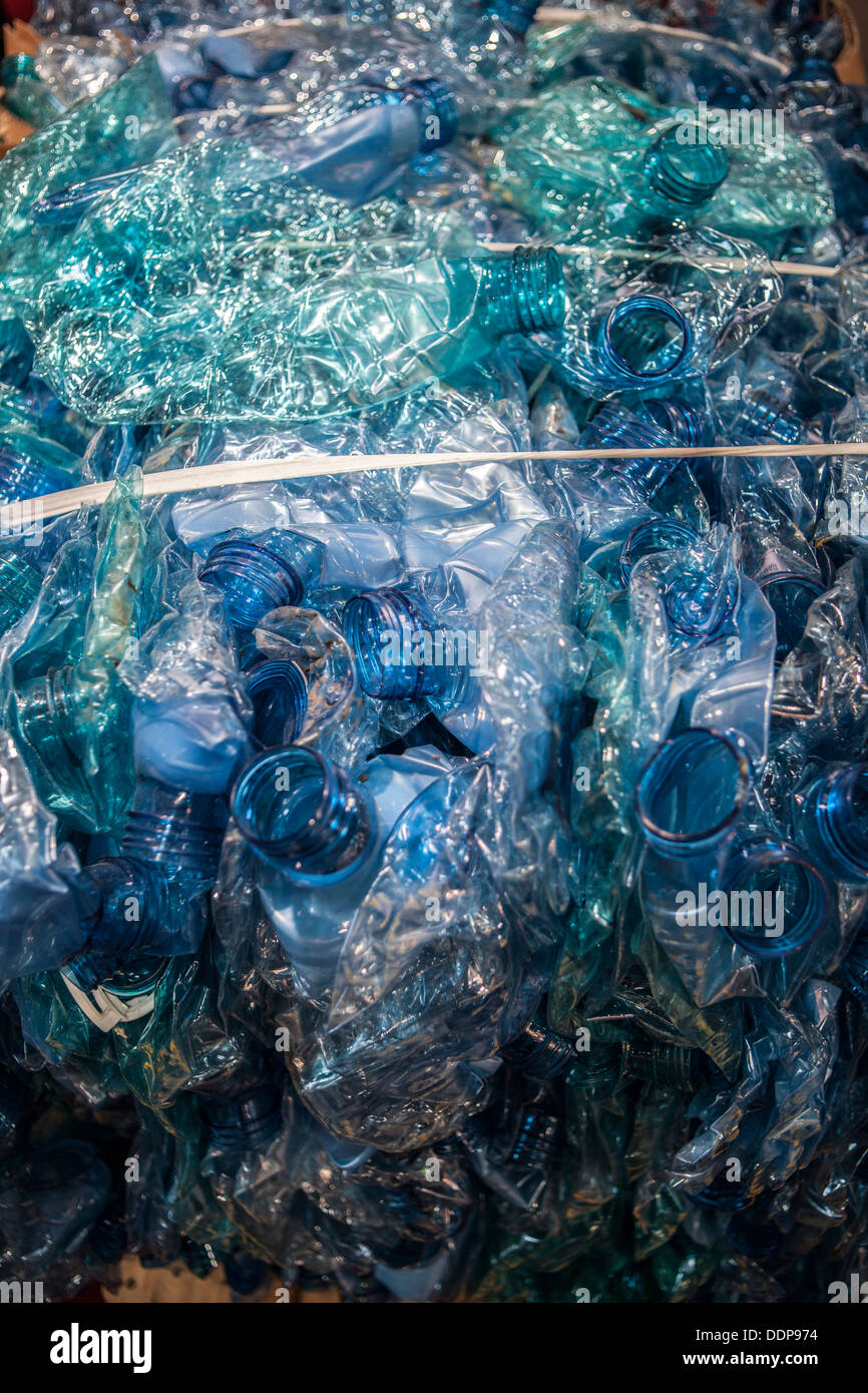 Sorting plastics recycling plant hi-res stock photography and images ...