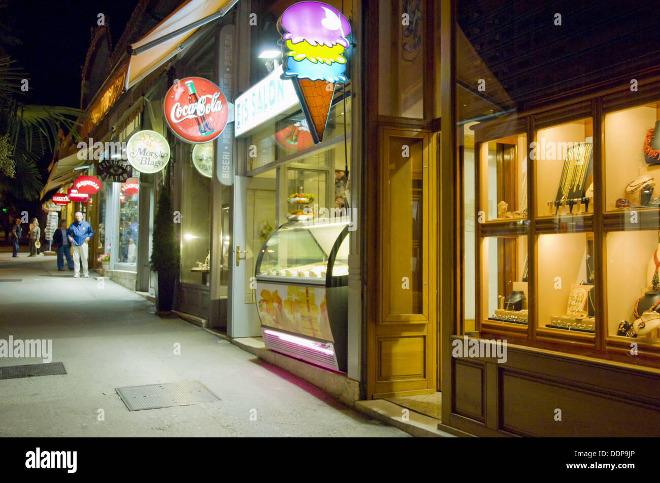 Shopping croatian shops shop hi-res stock photography and images - Alamy