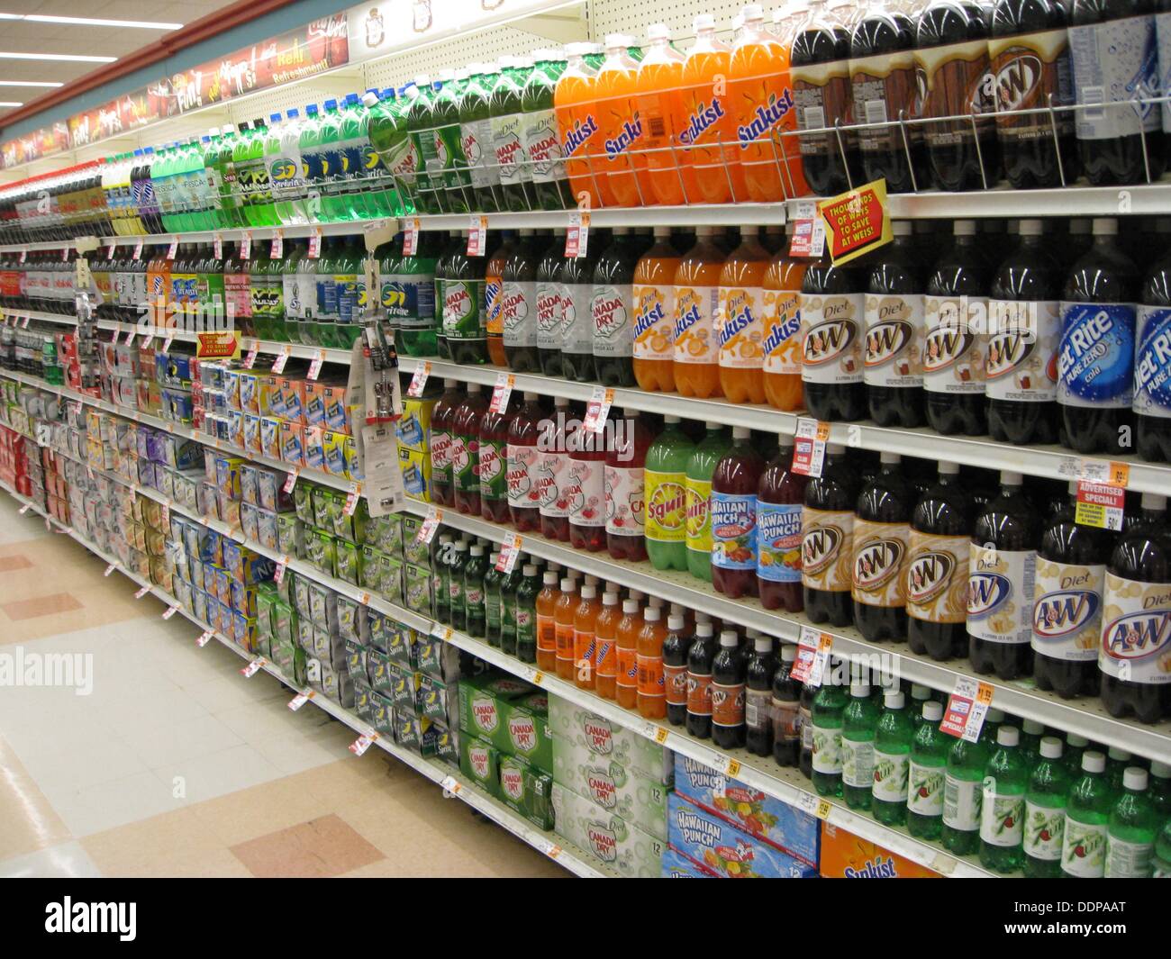 Beverages Supermarket Stock Photos & Beverages Supermarket Stock Images ...
