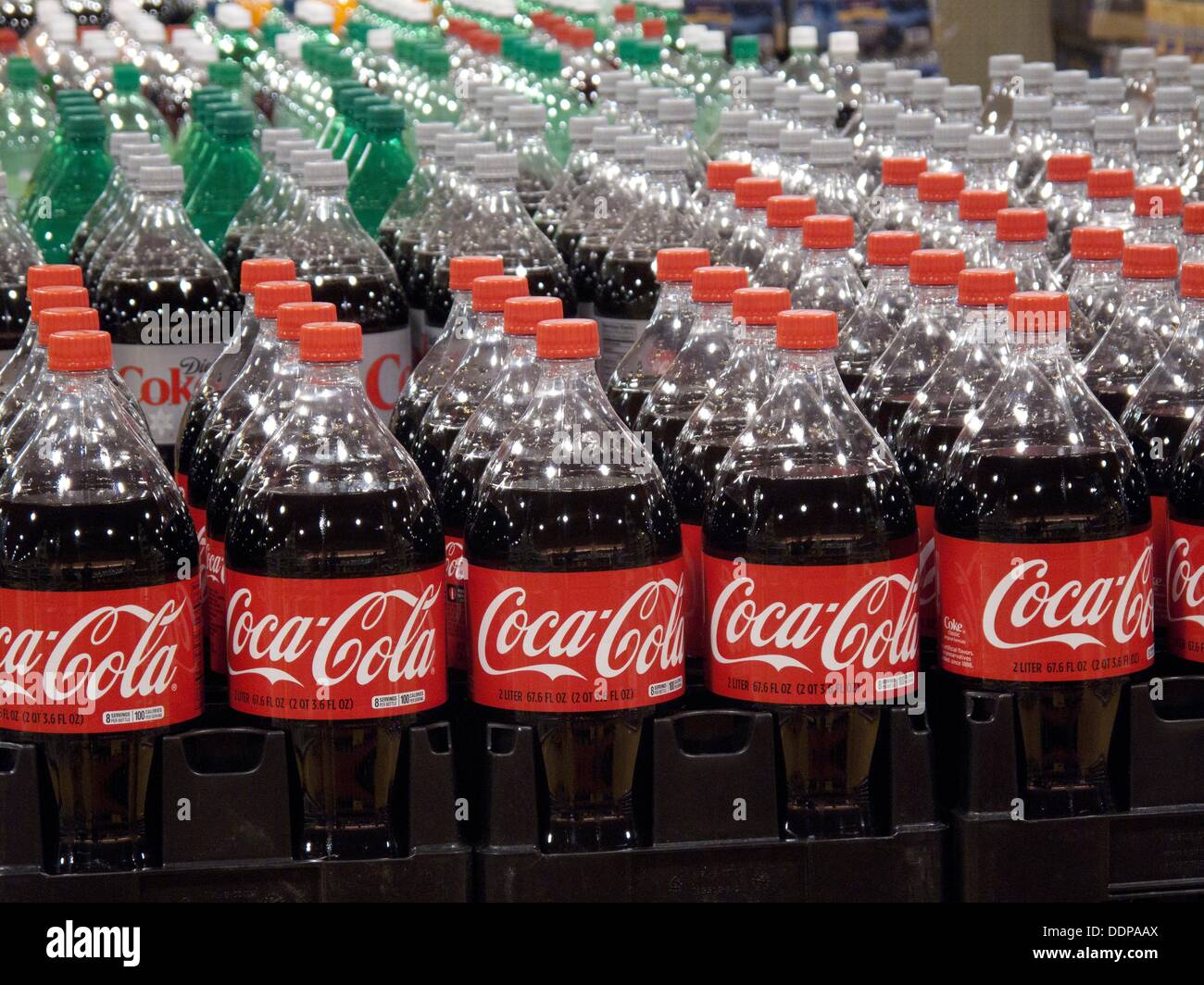 Coca cola logo hi-res stock photography and images - Alamy