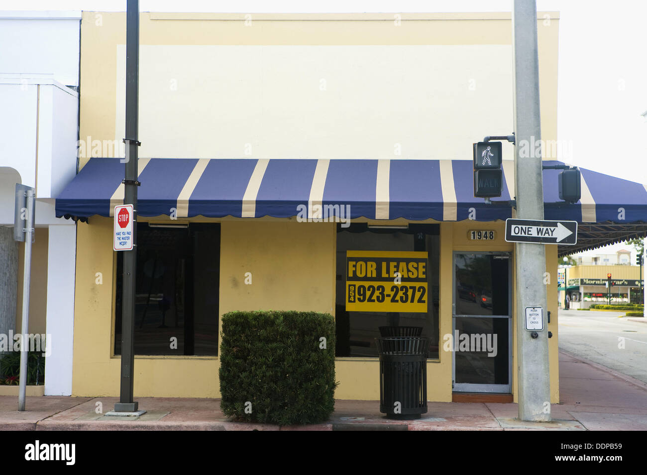 Front store front store storefront hi-res stock photography and images ...